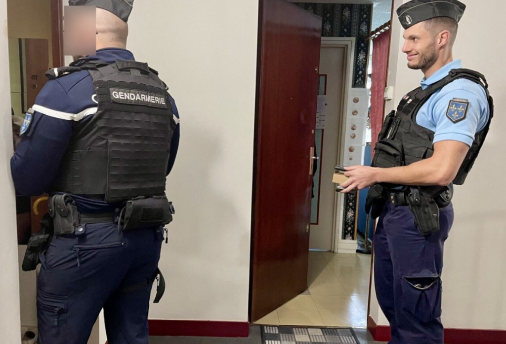 Val-d’Oise : un gendarme met fin à ses jours avec son arme de service ...